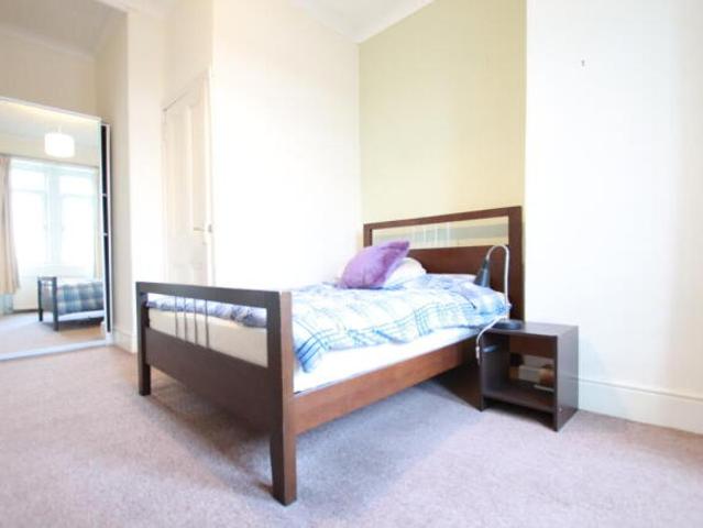 1 bedroom flat for rent in Linden Place, Anniesland, G13
