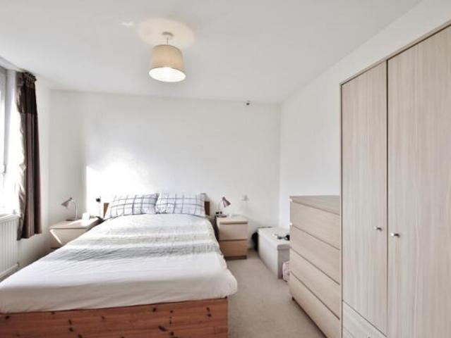 1 bedroom flat for rent in Lily Close, St Paul's Court, Hammermsith, W14