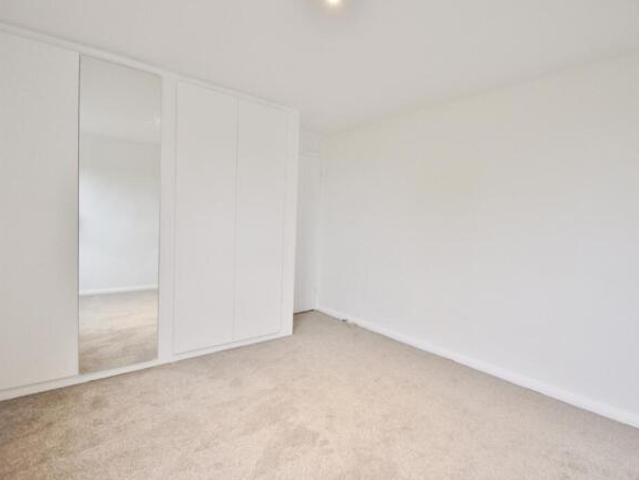 1 bedroom flat for rent in Lily Close, St Paul's Court, Hammersmith, W14