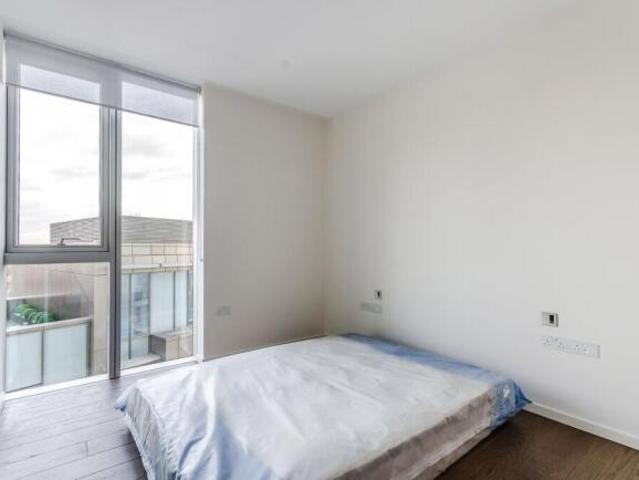 1 bedroom flat for rent in Lillie Square, Earls Court, London, SW6