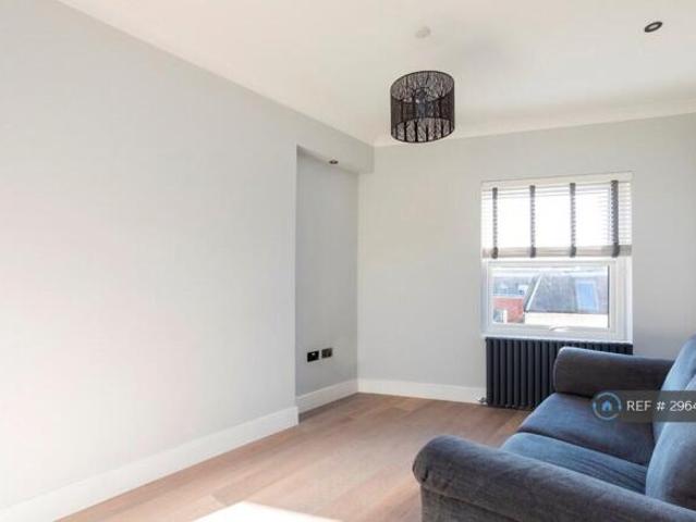 1 bedroom flat for rent in Lillie Road, London, SW6