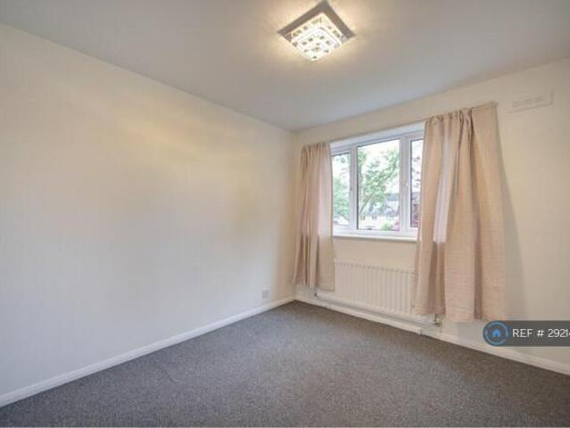 1 bedroom flat for rent in Lilliput Court, London, SE12