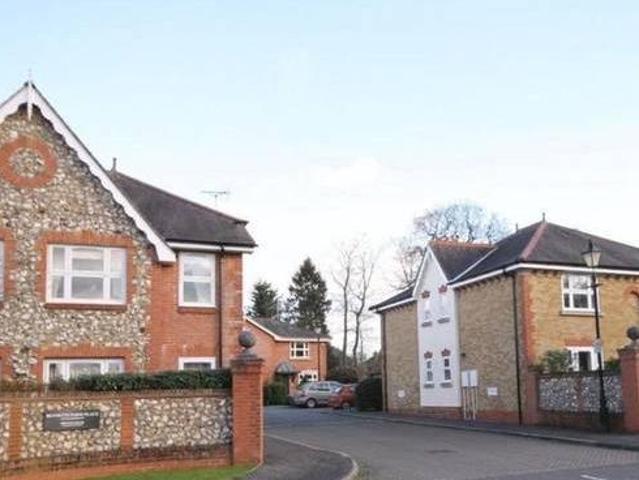 1 bedroom flat for rent in Little Bookham Street BOOKHAM KT23