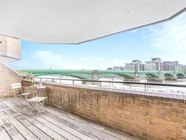 1 bedroom flat for rent in Lombard Road, London, SW11