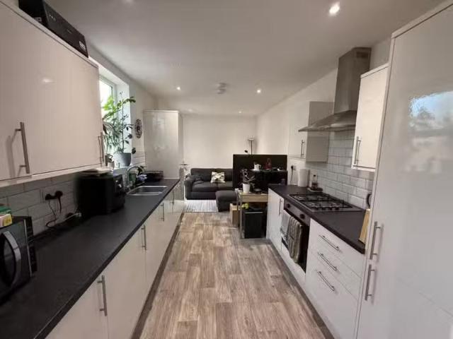 1 bedroom flat for rent in London, E18