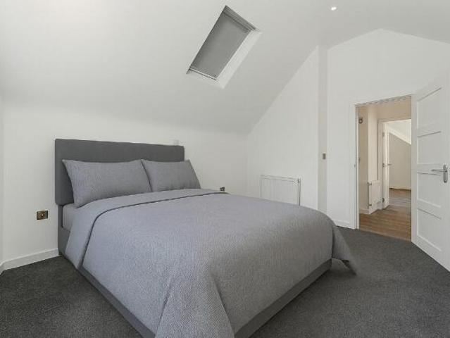 1 bedroom flat for rent in London Road, Guildford, Surrey, GU1