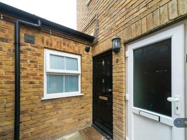 1 bedroom flat for rent in London Road London SW17