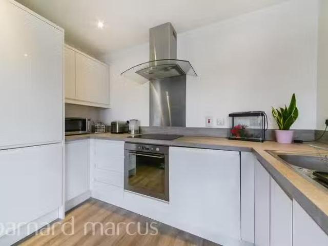 1 bedroom flat for rent in London Road, MITCHAM, CR4