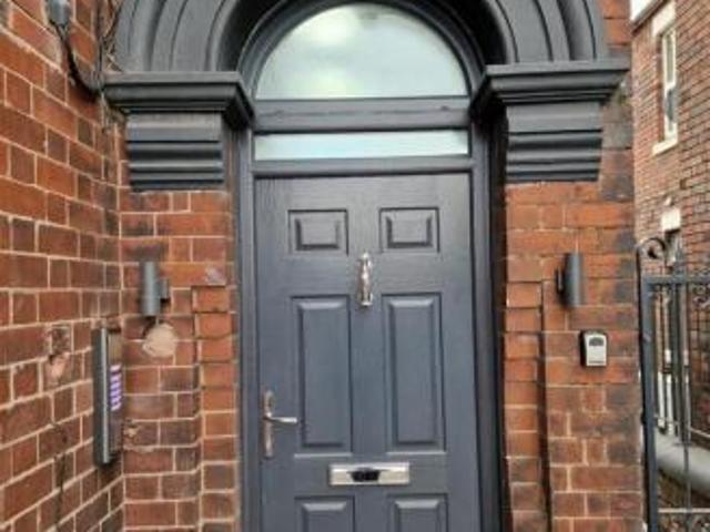 1 bedroom flat for rent in London Road, Oakhill, ST4