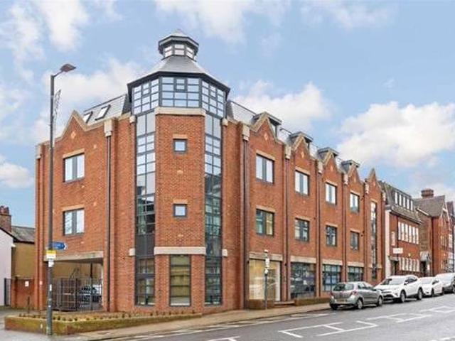 1 bedroom flat for rent in London Road St Albans Hertfordshire AL1