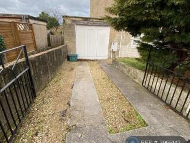 1 bedroom flat for rent in Longfellow Avenue, Bath, BA2
