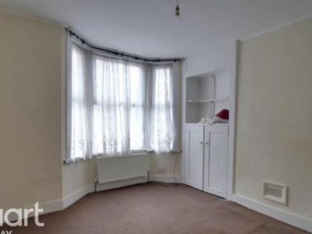 1 bedroom flat for rent in Longley Road Rochester ME1
