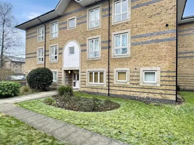 1 bedroom flat for rent in Longworth Avenue, Chesterton, Cambr.