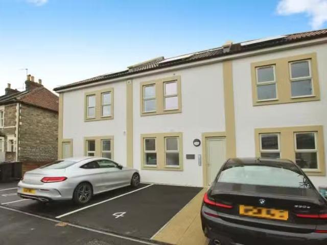 1 bedroom flat for rent in Lodge View Apartments Fishponds, B.