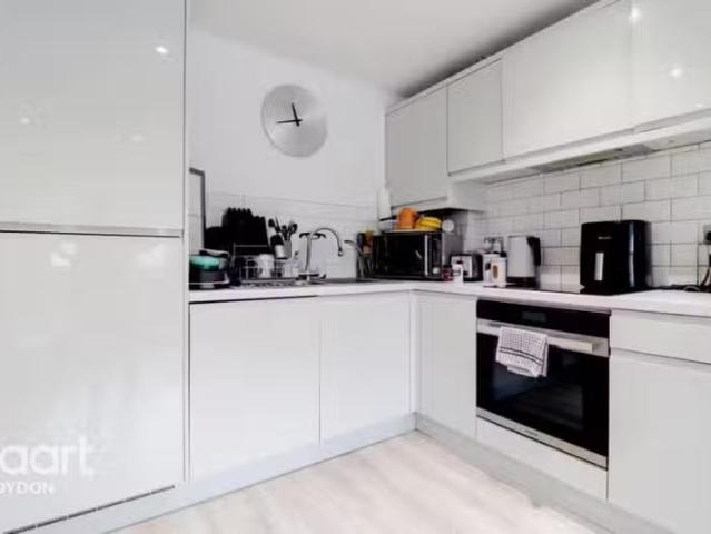 1 bedroom flat for rent in Lodge Road, CROYDON, CR0