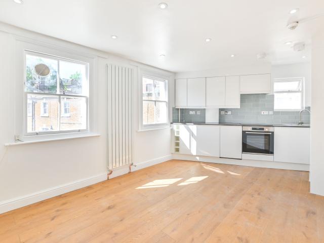 1 Bedroom Flat for Rent in Lorne Gardens | Foxtons