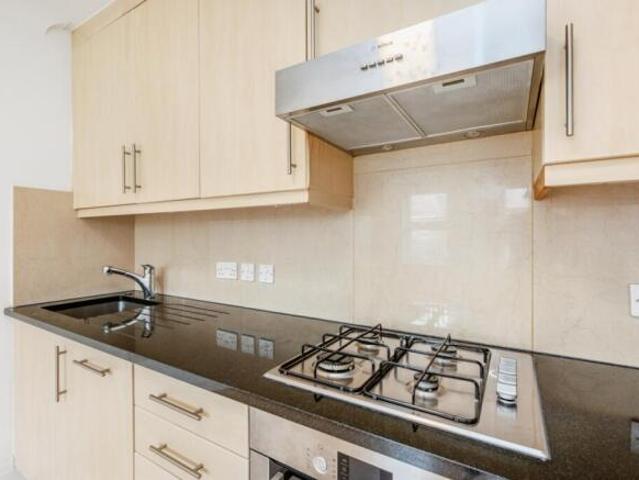1 bedroom flat for rent in Loveday Road, London, W13