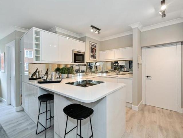 1 bedroom flat for rent in Lower Sloane Street, Chelsea, London, SW1W