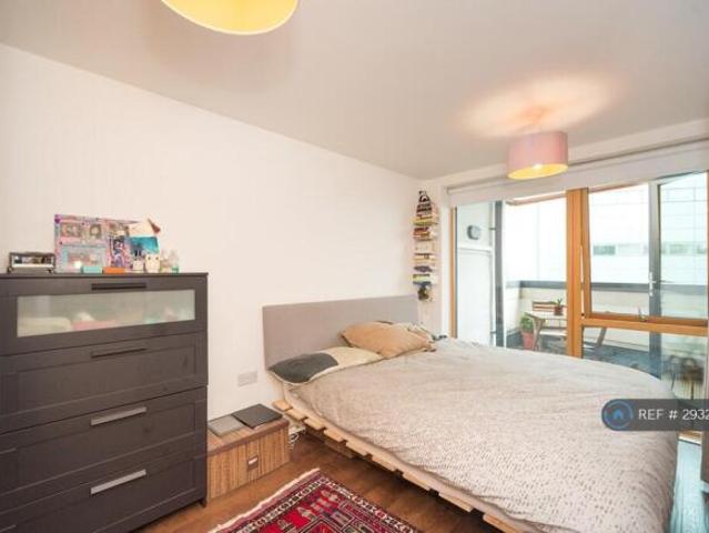 1 bedroom flat for rent in Lloyds Row, London, EC1R