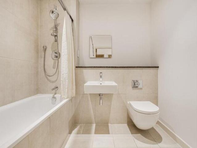 1 bedroom flat for rent in Lumiere Apartments, St John's Hill, SW11