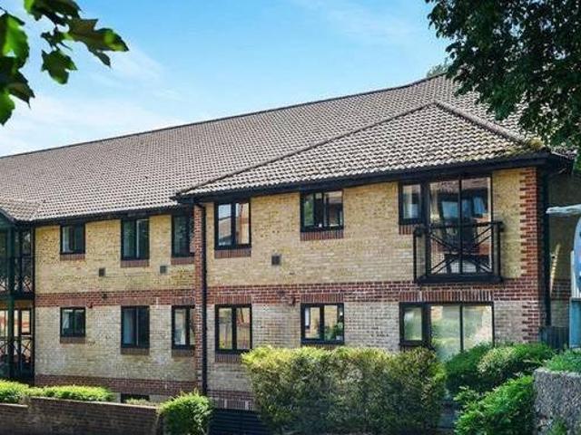 1 bedroom flat for rent in Manhattan Court Tongdean Lane Preston Brighton BN1