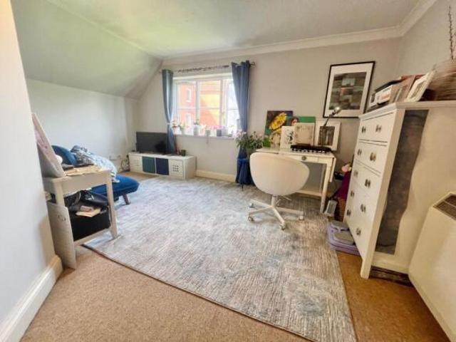 1 bedroom flat for rent in Manor Farm Road, Bitterne Park, Southampton, SO18