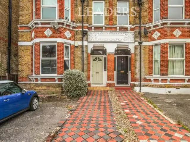 1 bedroom flat for rent in Manor Road, Beckenham, BR3