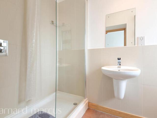 1 bedroom flat for rent in Manor Road, WALLINGTON, SM6