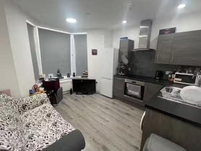 1 bedroom flat for rent in Mackintosh Place Cardiff, CF24