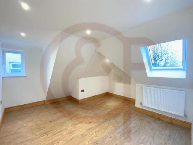 1 bedroom flat for rent in Madeley Road, Ealing, W5
