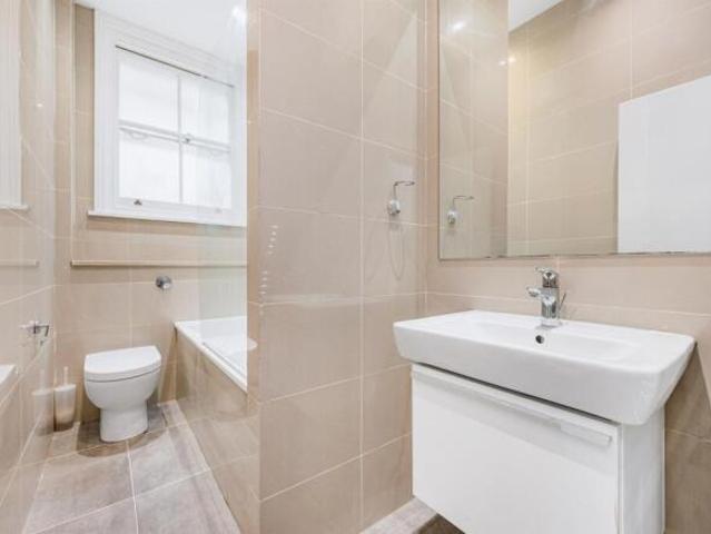 1 bedroom flat for rent in Madeley Road, W5