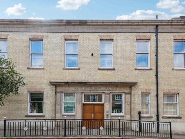 1 bedroom flat for rent in Magistrates House, Market Place, TW8