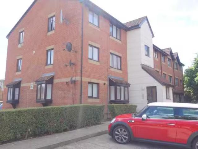 1 bedroom flat for rent in Magpie Close, Enfield, EN1