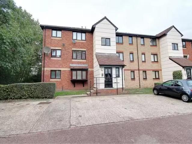 1 bedroom flat for rent in Magpie Close, Enfield, Greater Lond.