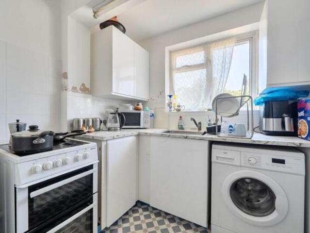 1 bedroom flat for rent in Maidenhall Road, Slough, SL1