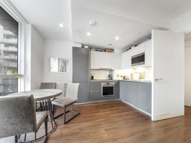 1 bedroom flat for rent in Maine Tower, Harbour Way, London, E14