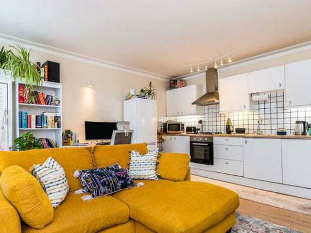 1 bedroom flat for rent in Maple Road Surbiton KT6