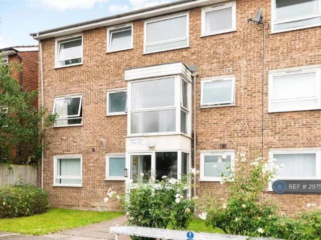 1 bedroom flat for rent in Martin Court, London, SW19