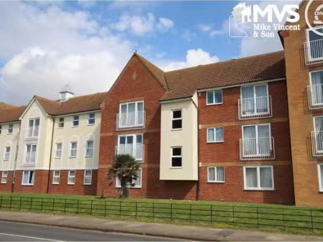 1 bedroom flat for rent in Marina Point, West Road, Clacton on.