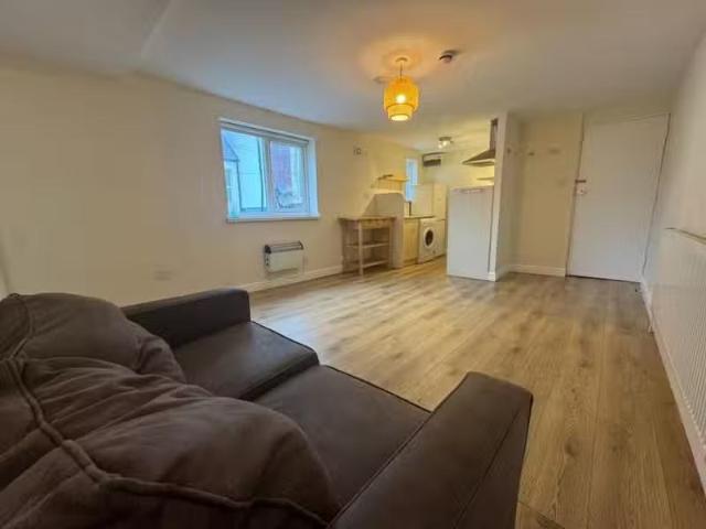 1 bedroom flat for rent in Marlborough Road, Roath, CF23