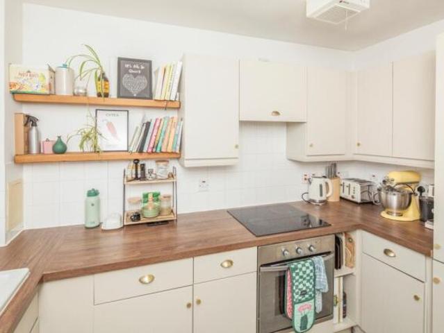 1 bedroom flat for rent in Marmont Road London SE15