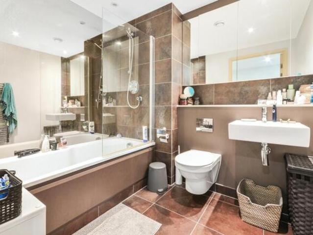 1 bedroom flat for rent in Marsh Wall London E14