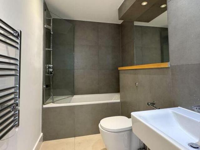 1 bedroom flat for rent in Mastmaker Road, South Quay, E14