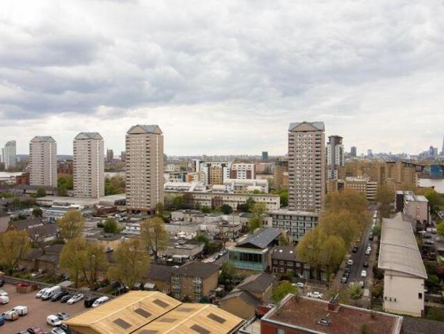 1 bedroom flat for rent in Mastmaker Road, South Quay, E14