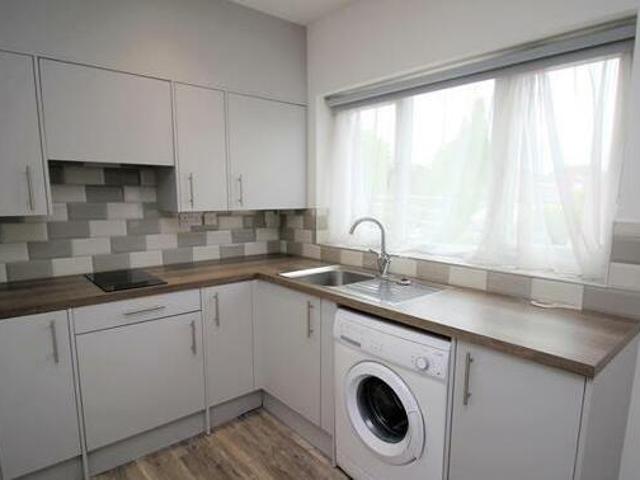 1 Bedroom Flat For Rent In Maulden, Beds