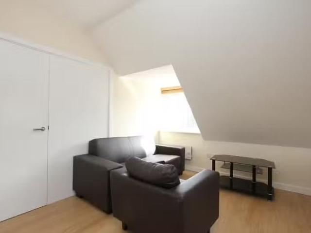 1 bedroom flat for rent in Maxwell House, Maxwell Road, Beacon.