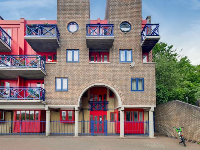 1 Bedroom Flat for Rent in Maynards Quay | Foxtons