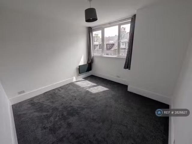 1 bedroom flat for rent in Menzies Road, Aberdeen, AB11