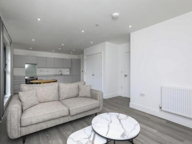 1 bedroom flat for rent in Medway Street, Chatham, ME4