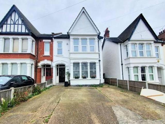 1 bedroom flat for rent in Meteor Road WestcliffOnSea Essex SS0